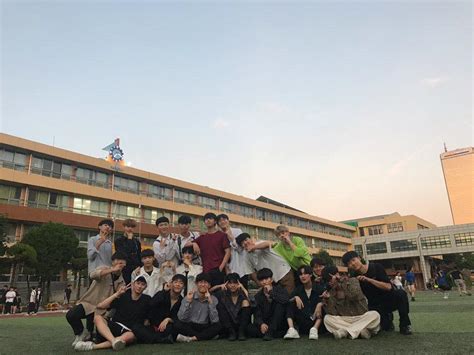 여의도중학교 방송부 여의도중학교 방송부 Added A New Photo