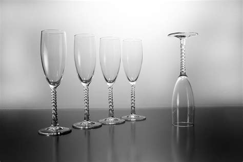 Champagne Flutes Set Of 5 Twisted Stems Toasting Glasses Clear