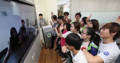 미국 친구와 화상 토론영어 배우는 발달장애인