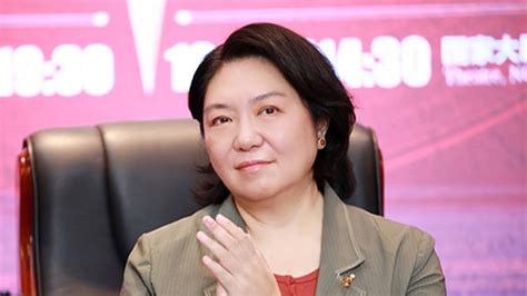 田沁鑫自称女性意识觉醒过晚，时隔八年才将《青蛇》搬上话剧舞台丨杨澜 田沁鑫 秦海璐 辛柏青 丨杨澜工作室yang Lan Studio