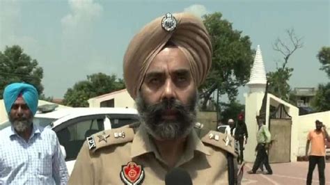 पंजाब के तरन तारन में नकाबपोश युवकों ने की चर्च में तोडफ़ोड़ कार में