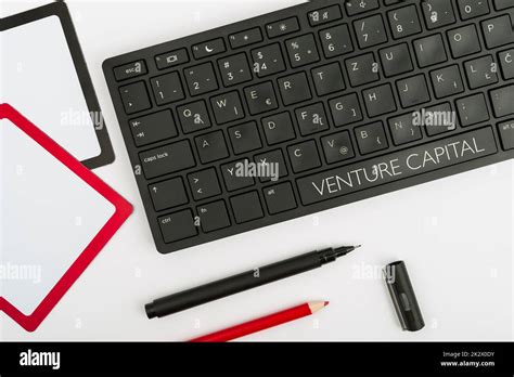 Affiche Textuelle Montrant Venture Capital Financement De Concept D