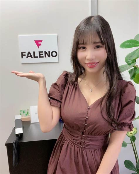 柊木里音さんのインスタグラム写真 柊木里音instagram 「雑誌の取材を受けてきました⭐️ Dahlia専属女優3人でのお話し
