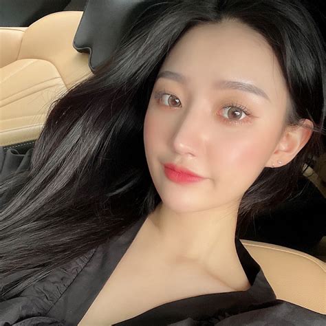 매부리코교정으로 달라진 이미지를 확인하고