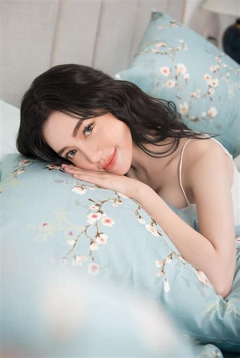 Elly Trần Phản ứng Cực Gắt Khi Bị Chê Phẫu Thuật Thẩm Mỹ Nên Khác Xưa