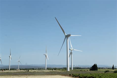 Giant Wind Turbines