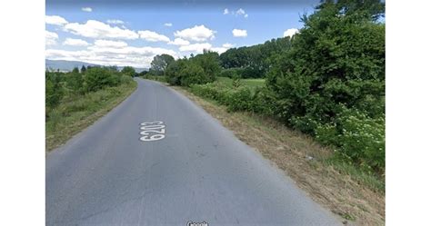 Граждани протестират заради опасен пътен участък в Кюстендилско