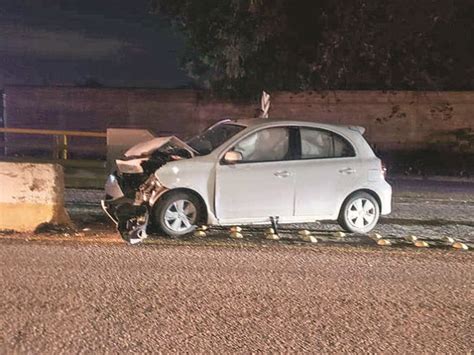 Destruye su Auto Contra el Barandal del Puente Desnivel Periódico El