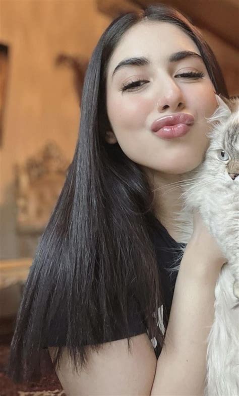 You Know The Lips Are Stanky When She Pulls Off That Dirty Face