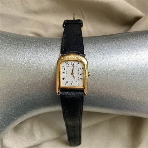 Coach 瑞士 經典馬蹄形立體logo錶殼 真皮錶帶 古董錶 Vintage 設計館 一j Studio ≡ Vintage ≡ 女裝錶
