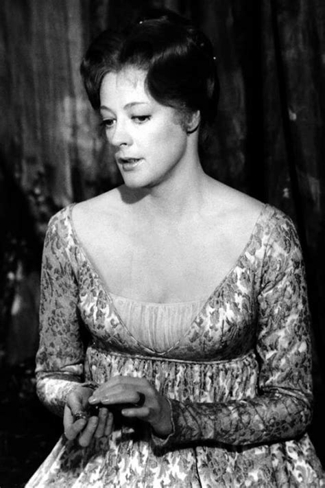 Maggie Smith Sexiest Pictures 36 Photos Page 2 Of 4 The Viraler