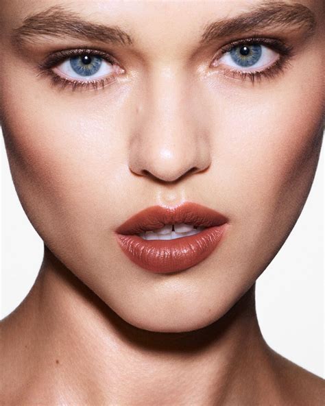 Exclusive Drop Box Hauliday Edition Fenty Beauty