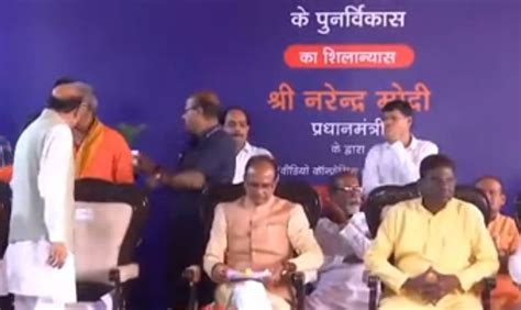 Pm Modi Lays Foundation Stone For Redevelopment Of 34 Railway Stations