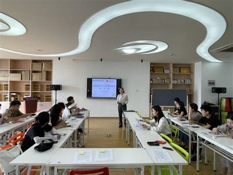 我校组织召开2023级新生心理健康普测培训会