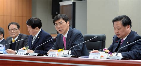 안희정 충남도지사 시군의회 의장단 초청 간담회 개최 일요신문