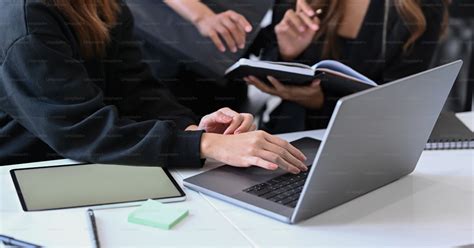 아이디어를 공유하거나 사업 계획을 시작하는 사업가 그룹 사진 Unsplash의 태국 이미지