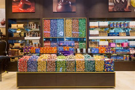 Chocolate Lovers Rejoice Lindt Store Opens In Warringah Mall Manly