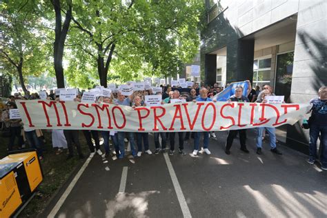 Pravosudni policajci prosvjeduju ispred Ministarstva pravosuđa