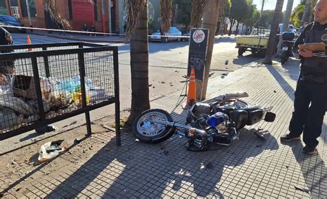 Un Joven De 18 Años Manejó Borracho Su Bmw Chocó A Una Moto Mató A Su Conductor Y Se Estrelló