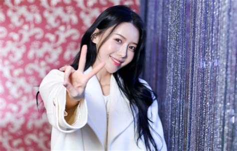 李雅英破尺度辣照曝光 胸前勒出北半球网惊呆 娱乐 中时新闻网