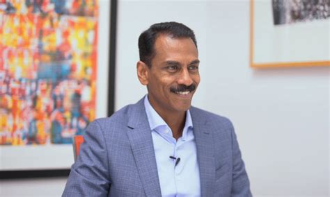 Jay Vijayan Founder Ceo Tekion Corp Visits Canadian Auto Dealer For A