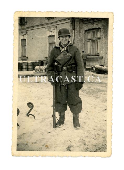 Ww2 German Officer Uniforms German Soldiers In Winter Uniform Russia