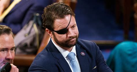 Dan Crenshaw Biography From An Ex Navy Seal Office­r To A Politician