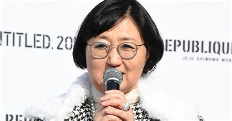 사진 인사말하는 노희영 대표