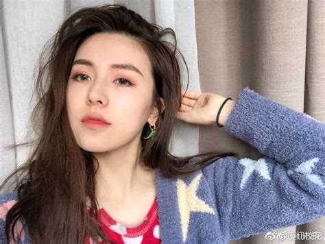 校花女神張茜，95年，讀於四川傳媒學院，身高161cm，身材很棒喲 每日頭條