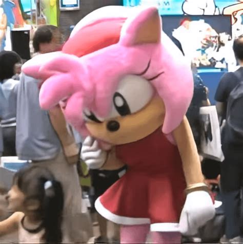 Halp She Is Too Cute Ramyrose