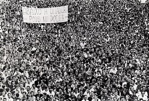 Histérica História Os 50 anos da Passeata dos Cem Mil durante a