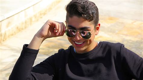 Ordibehesht اردیبهشت یکی از اشکال برده‌داری در دنیای جدید بردگی در ازای بدهی حقوق کار ریشه در