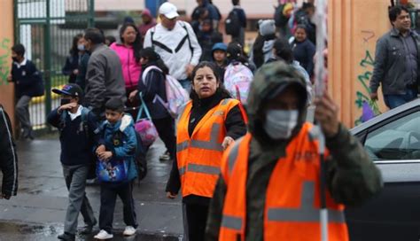 Padres Y Madres Los Nuevos Vigilantes Para Los Colegios