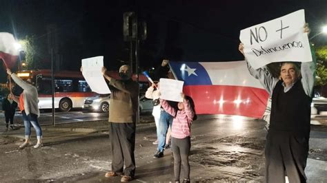 Vecinos protestan contra la delincuencia en las calles en Maipú se