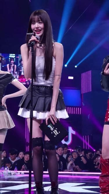 South Korea Jang Won Young 张元英 At Concert Sheer Elegance Meets Punk