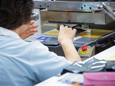 高周波ウェルダー加工とは 株式会社スズキ