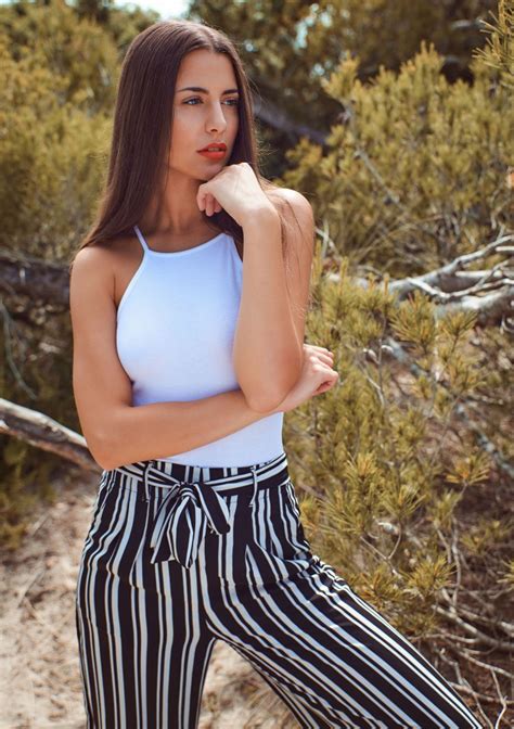 Alicia V Amaze Models
