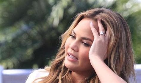 女性有这4个特征，可能说明是 童颜体质”，看看你符合吗？东方养生频道东方养生