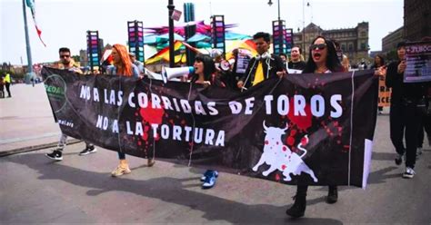 Activistas Protestan Contra Las Corridas De Toros En El Congreso De La Cdmx