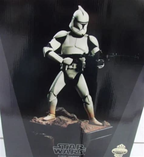 Clone Trooper Sideshow Premium Format Figures