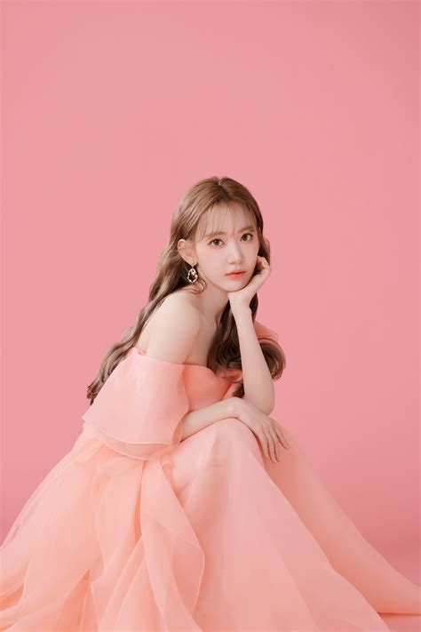 Sakura Miyawaki Graduation Visual Booklet Kpopping