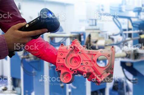 3d 스캐너를 장착한 엔지니어 3d 스캔에 대한 스톡 사진 및 기타 이미지 3d 스캔 레이저 측정 Istock