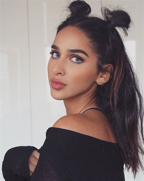 Saudi Arabian Hot Women