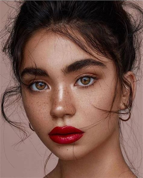 Trendy Makeup Looks With Red Lipstick For You Stunning Makeup Looks