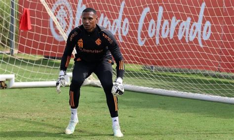 Botafogo Anuncia A Contratação Do Goleiro John Ex Santos Tribuna