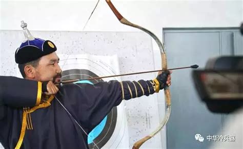 古代官衙里的衙役抓贼巡逻用什么武器？