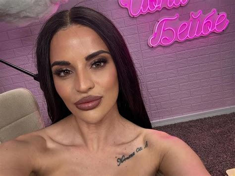 Неочакван обрат След целувката на Азис сега пък Коцето се обясни в любов на Ивка Бейбе Видео