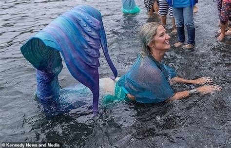 Mother Swims In The Open Sea All Year Round As A Real Life Mermaid Daily Mail Online