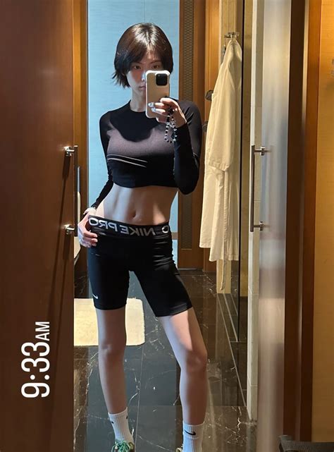 카라 강지영 잘록한 허리 눈길11자 복근 선명하네 Da★ ｜스포츠동아