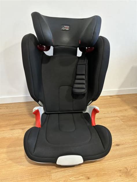 Avtosedež Romer Kidfix XP 15-36kg Black